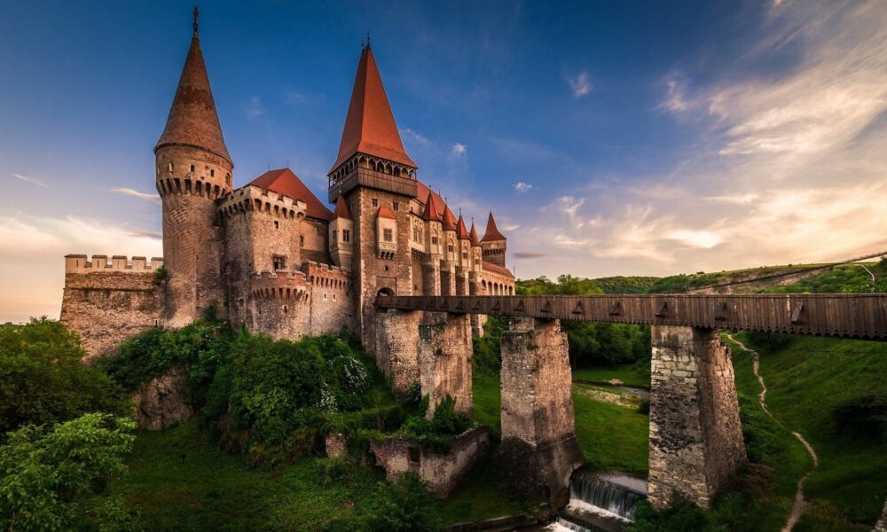 Castelul Corvinilor: Destinație obligatorie în Transilvania