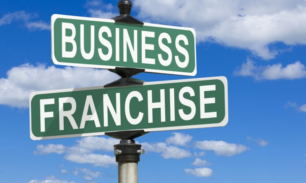 Cascada Cailor: Cum ajungeți la ea și ce puteți vizita